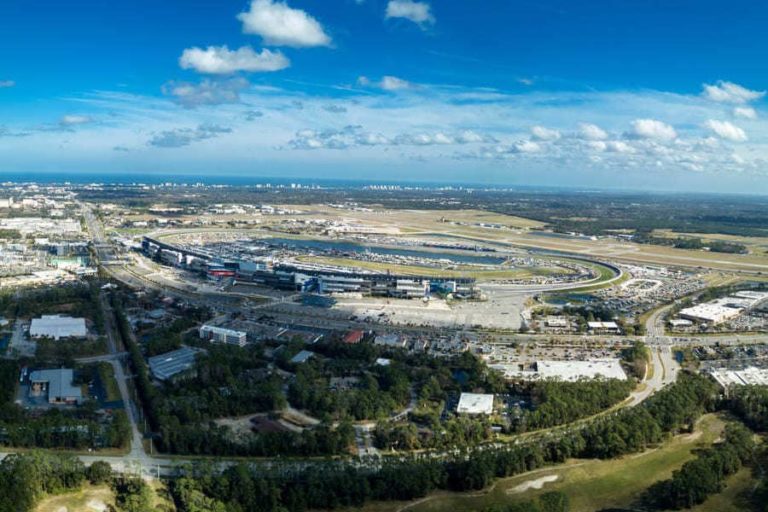 Daytona International Speedway – Motorsports Paradise in Daytona Beach